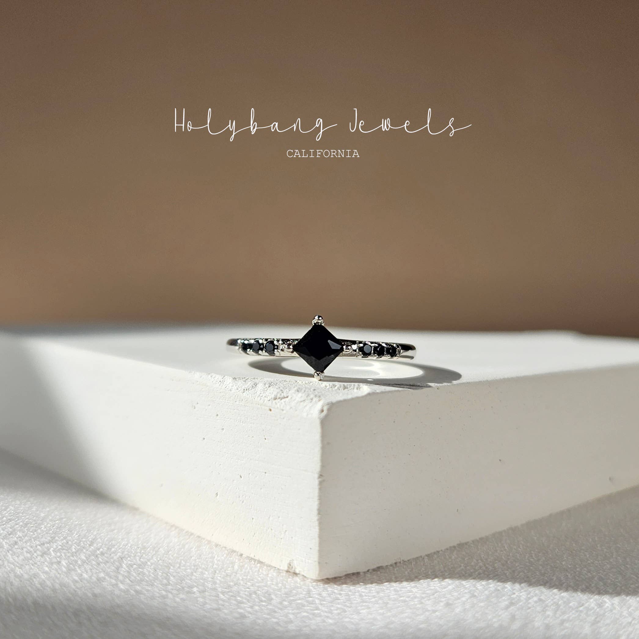 PRINCESS CUT BLACK CRYSTAL RING - R-F1192